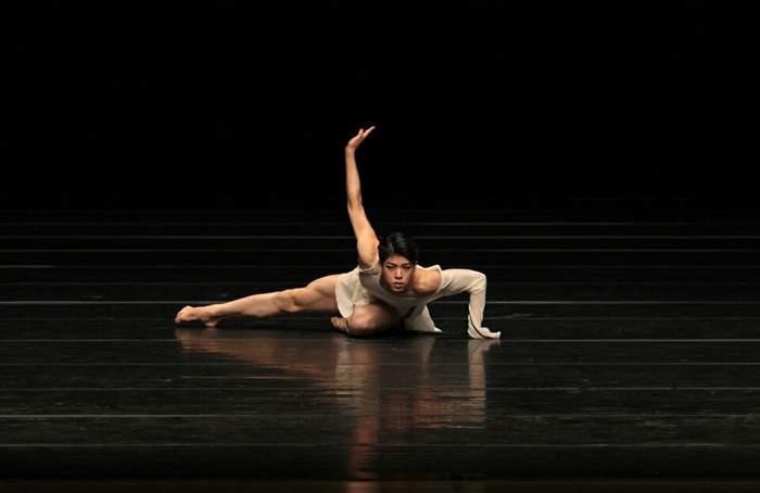 Enjoying Each Movement on Stage