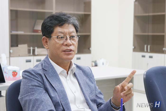 Look Far, and Take Steady Steps