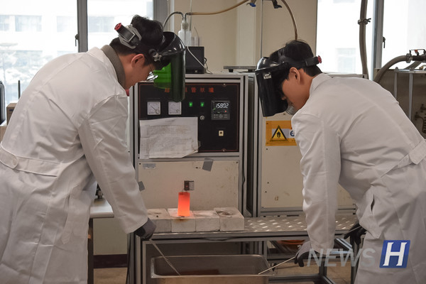 Prof. Park Joo-hyun Takes Responsibility for the Domestic Steel ...