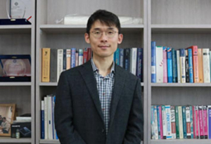 [Researcher of the Month] Hedging Deep Features for Visual Tracking